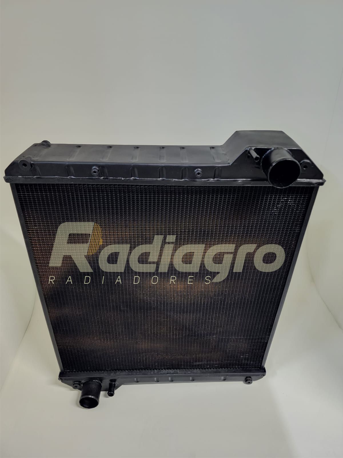2105948 - RADIADOR DE ÁGUA - CATERPILLAR - RETROESCAVADEIRA - Radiagro